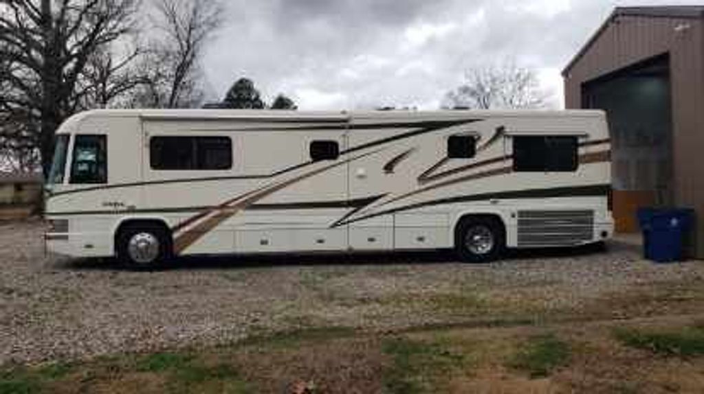 2000 Country Coach Magna 385hp-Tag 40' Slide - National Vehicle