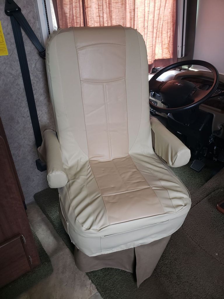 2014 Fleetwood Storm 28F - National Vehicle