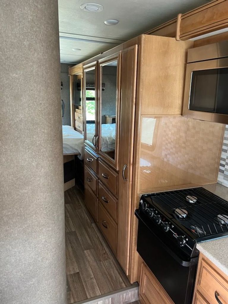 2016 Thor Motor Coach Quantum WS31 - National Vehicle