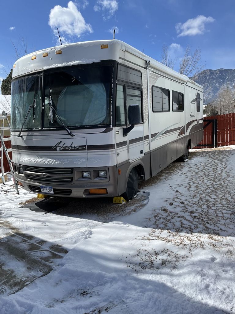 2000 Winnebago Adventurer 32V - National Vehicle