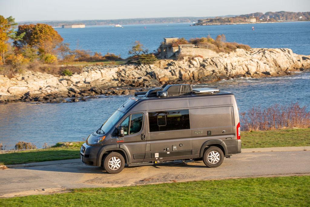 2022 Thor Motor Coach Rize 18M - National Vehicle