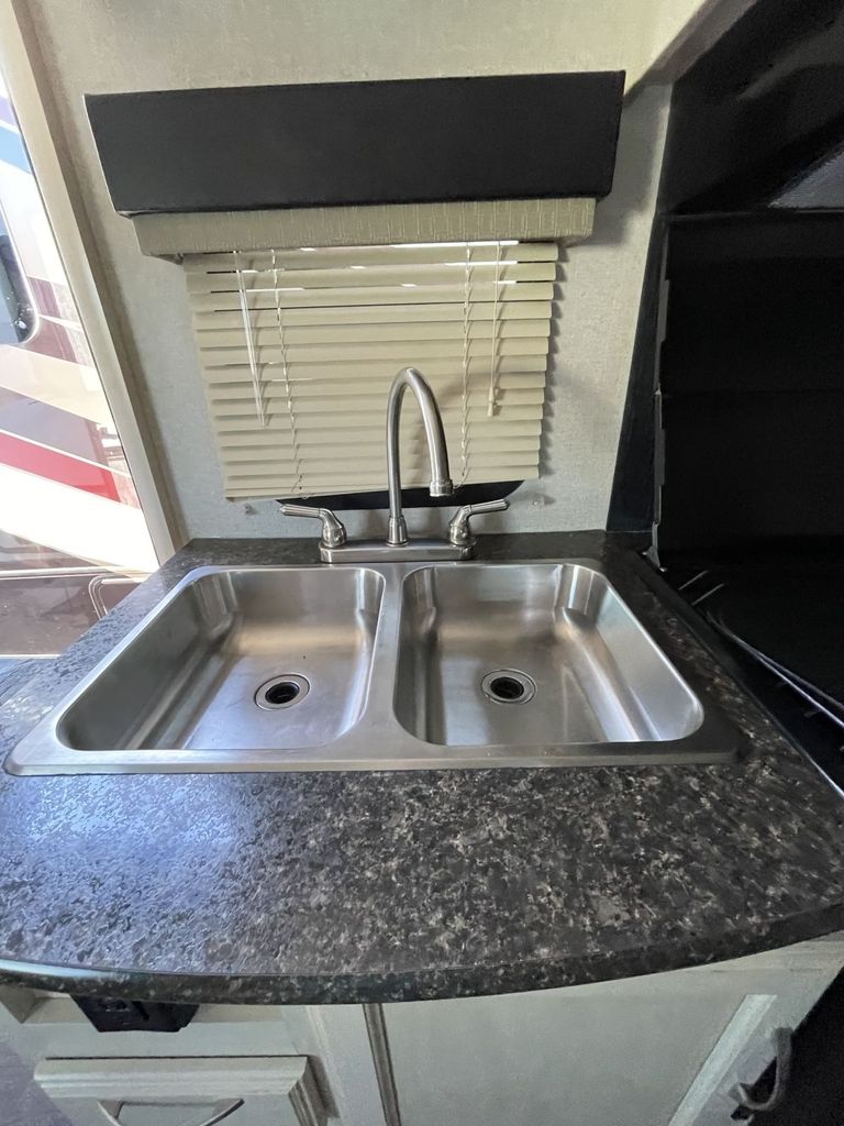 2018 Winnebago Micro Minnie 2108DS - National Vehicle