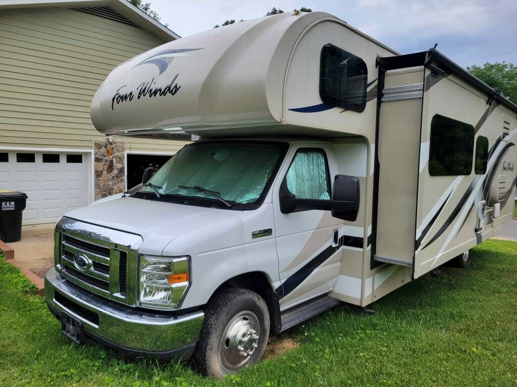 2018 Thor Motor Coach Four Winds 31Y - National Vehicle