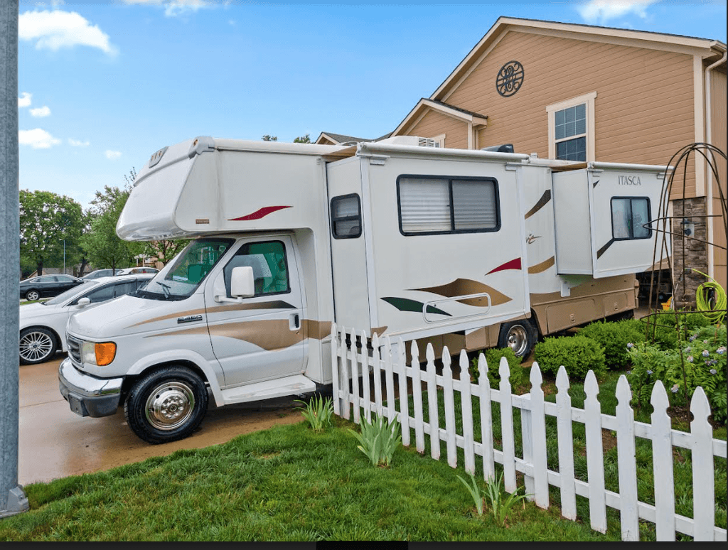 2007 Itasca Spirit 31C - National Vehicle