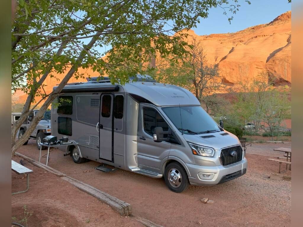 2021 Leisure Travel Van Wonder W24RL - National Vehicle