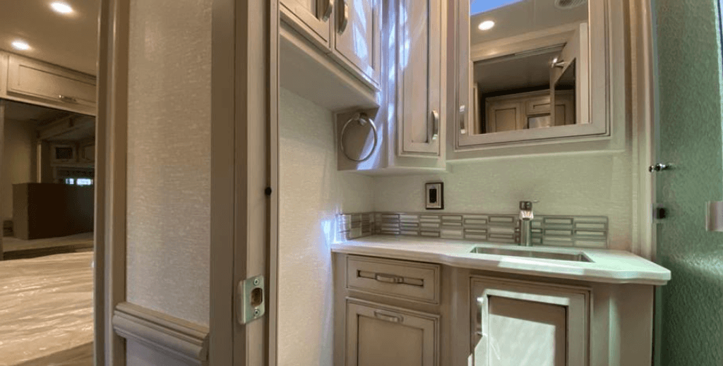 2021 Newmar Canyon Star 3722 - National Vehicle