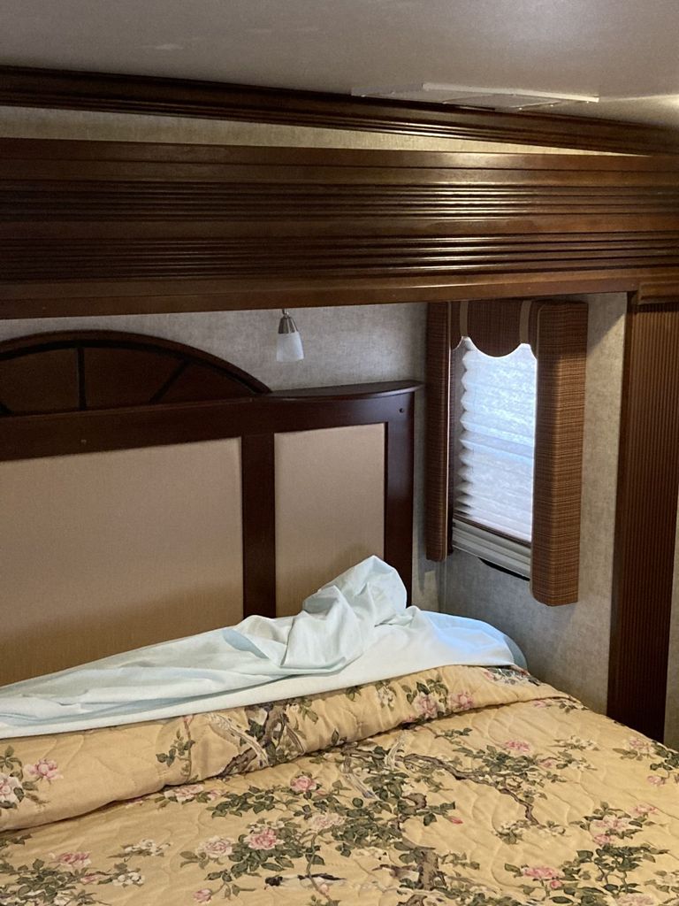 2014 Keystone Alpine 3535RE - National Vehicle