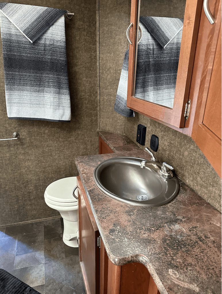 2014 Forest River Cherokee Vengeance 377V - National Vehicle