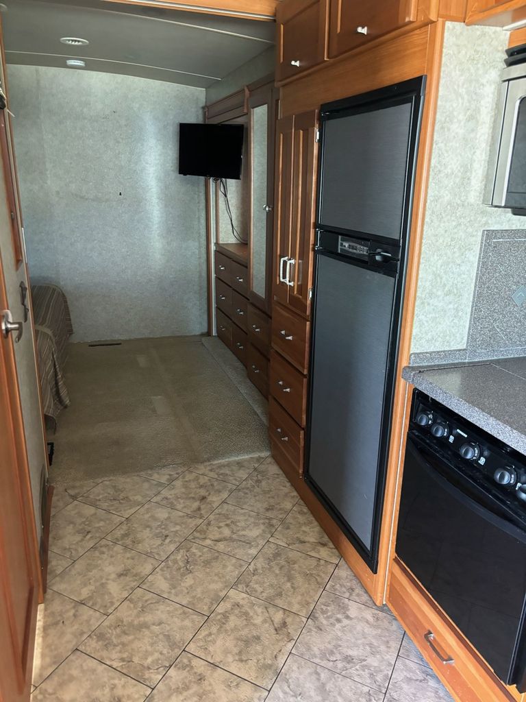 2008 Itasca Suncruiser 33V - National Vehicle