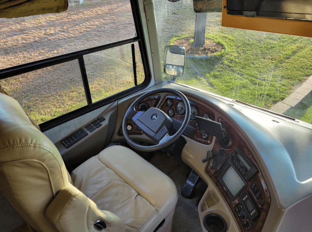 2006 Coachmen Cross Country SE 372DS - National Vehicle