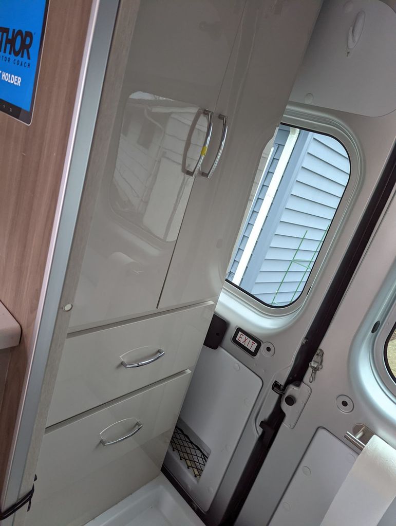 2022 Thor Motor Coach Rize 18M - National Vehicle