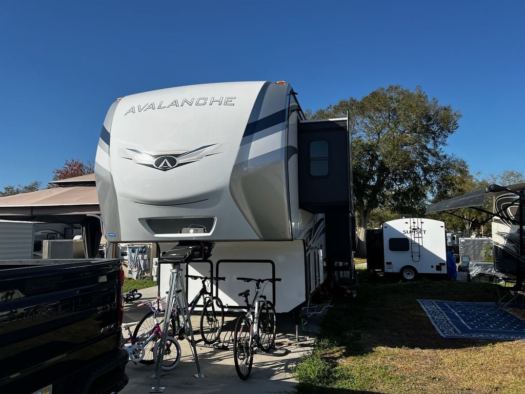 2022 Keystone Avalanche 390DS - National Vehicle