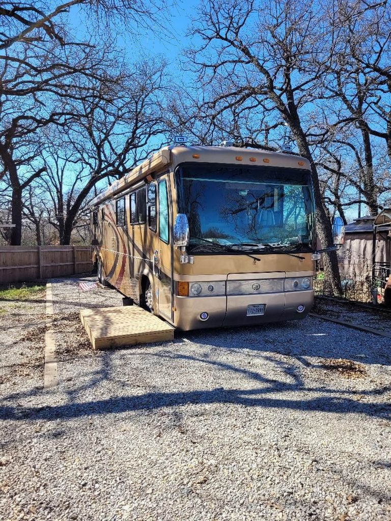 2002 Monaco Signature Supreme - National Vehicle