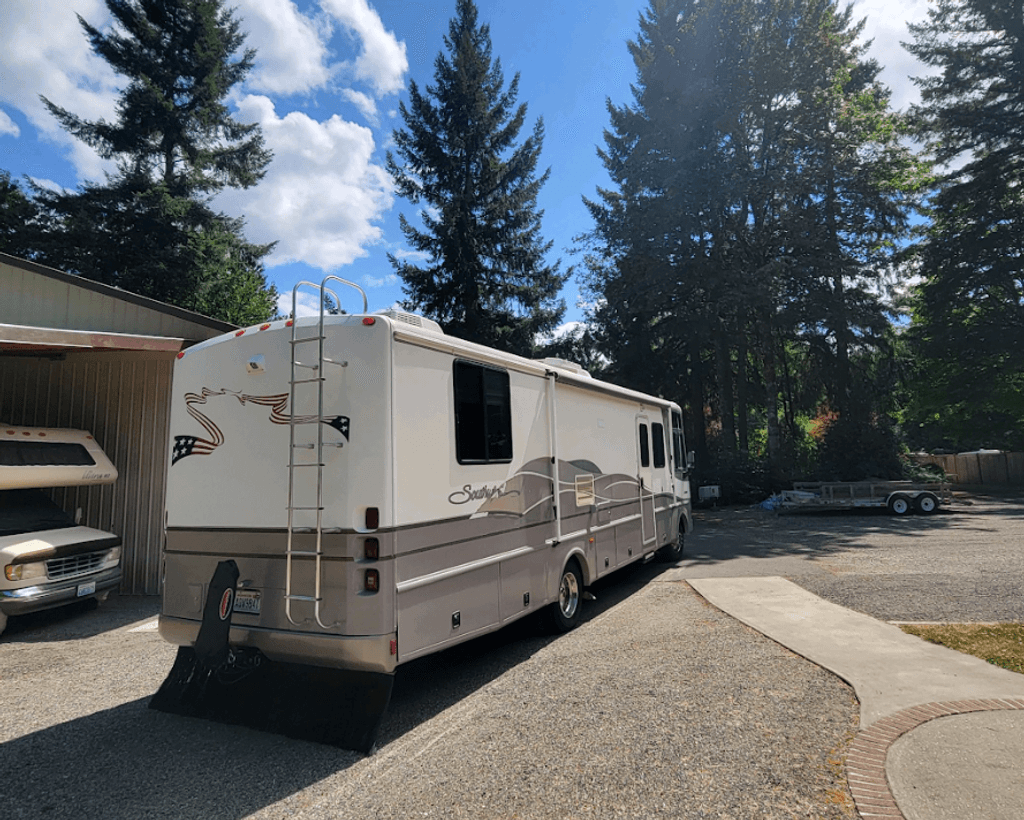 1999 Fleetwood Southwind 32V - National Vehicle