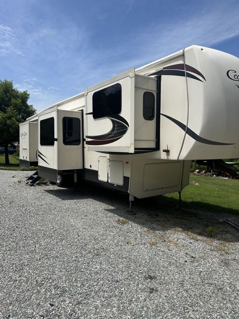 2019 Forest River Cedar Creek Silverback 37FLK - National Vehicle
