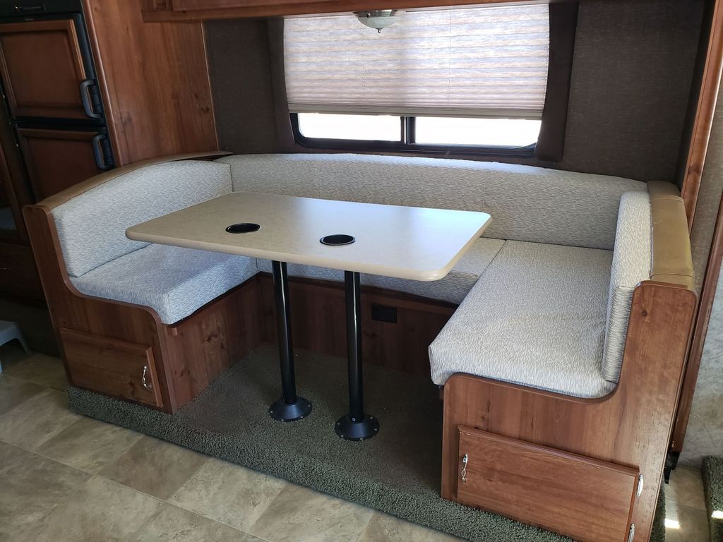 2014 Fleetwood Storm 28F - National Vehicle