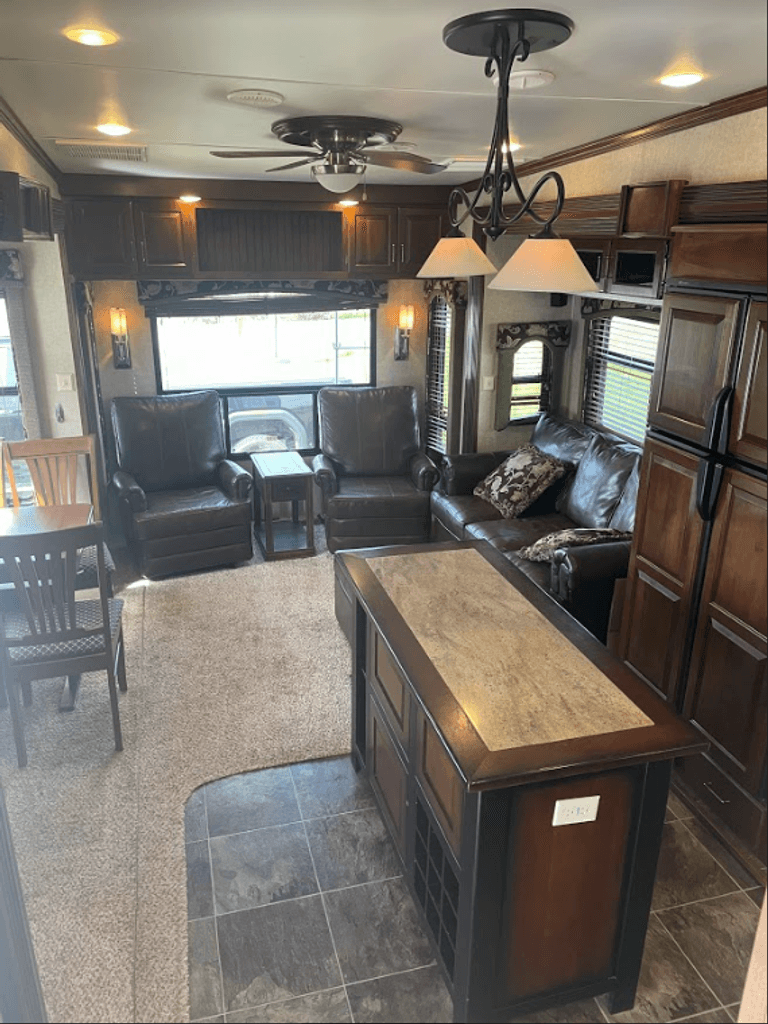 2014 Keystone Alpine 3250RL - National Vehicle