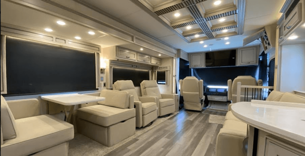 2021 Newmar Canyon Star 3722 - National Vehicle