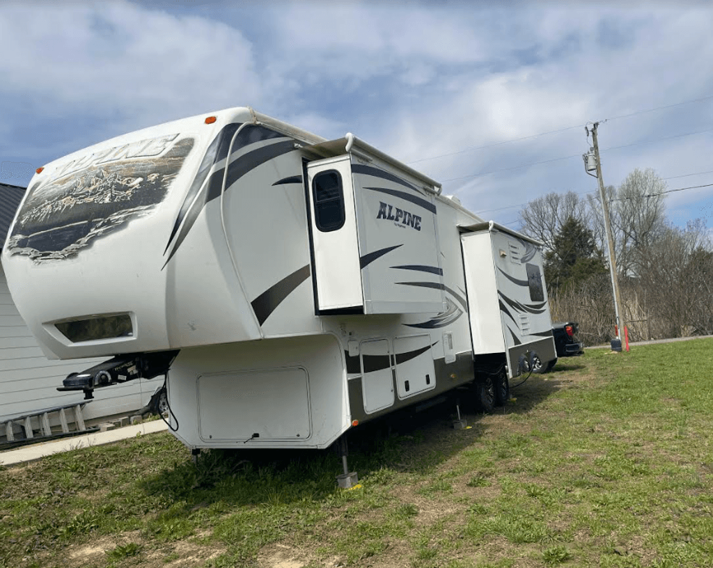 2014 Keystone Alpine 3250RL - National Vehicle