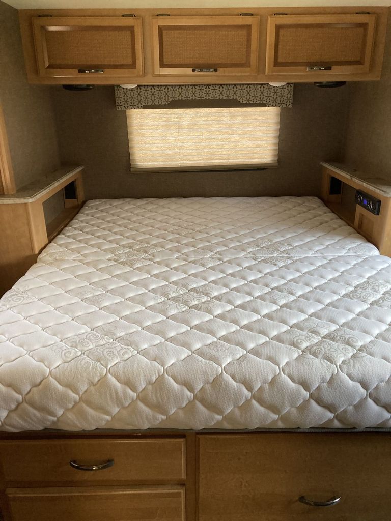 2017 Thor Motor Coach Axis 25.2 - National Vehicle