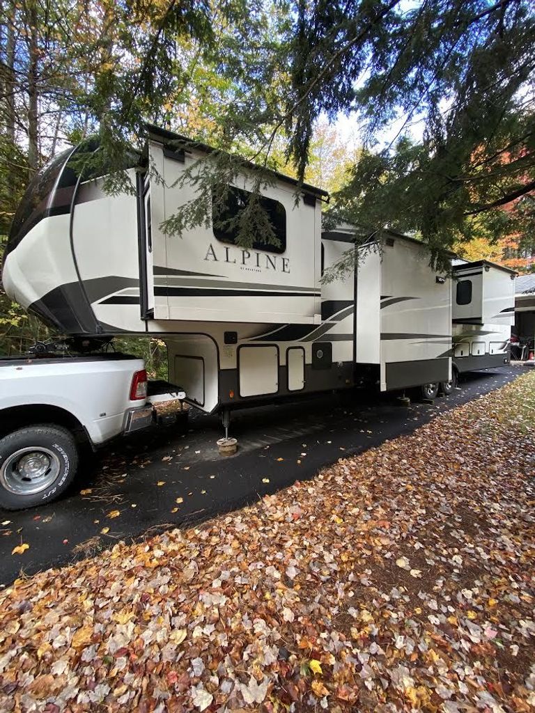 2021 Keystone Alpine 3700FL - National Vehicle