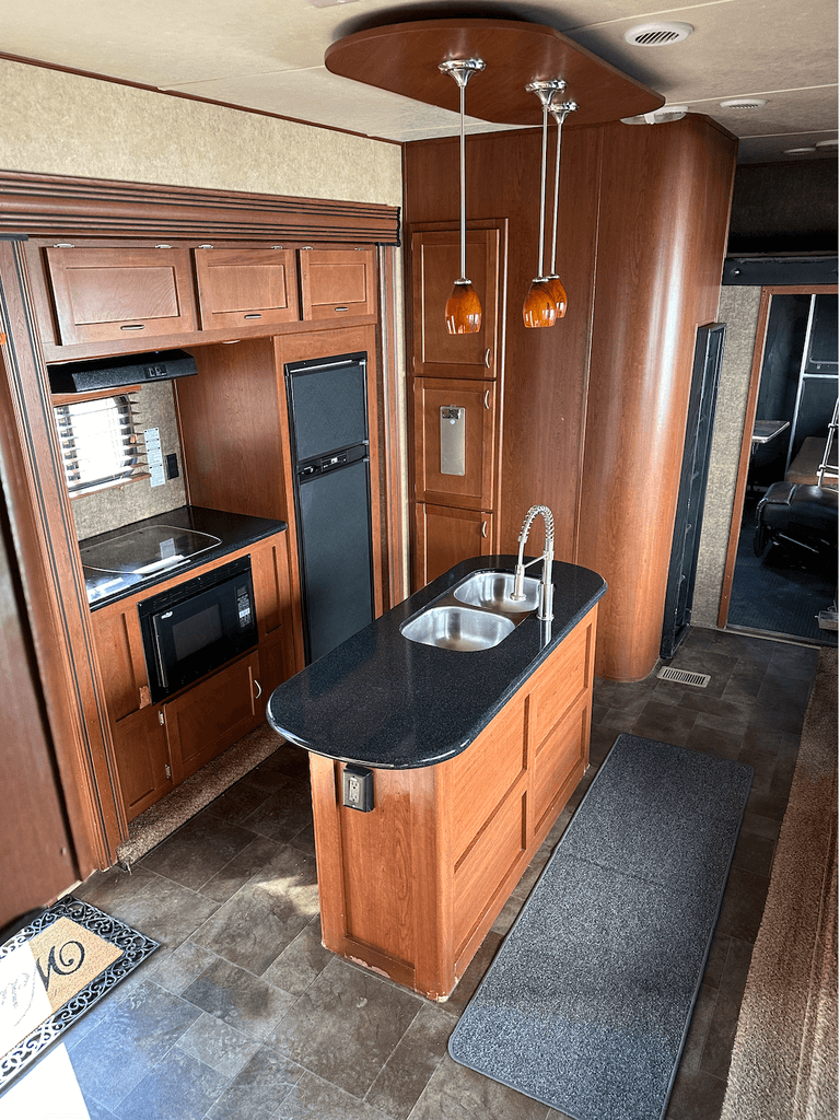 2014 Forest River Cherokee Vengeance 377V - National Vehicle