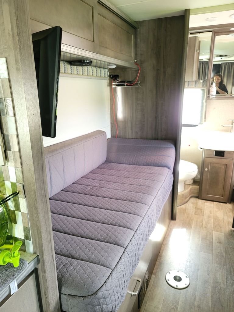 2018 Winnebago Fuse 23A - National Vehicle