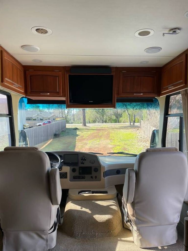 2009 Monaco Monarch 30SFS - National Vehicle