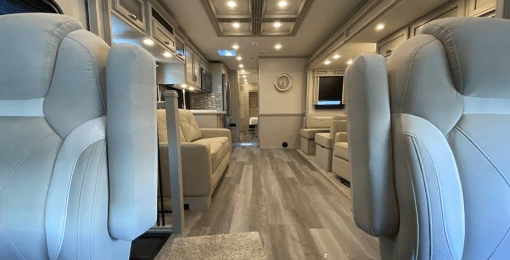 2021 Newmar Canyon Star 3722 - National Vehicle