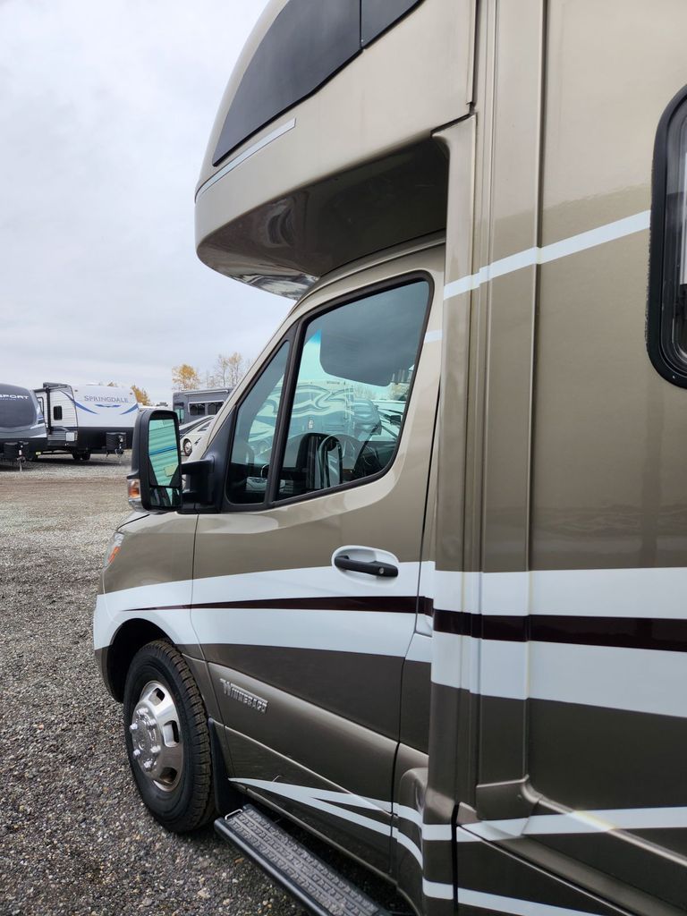 2022 Winnebago Navion 24V - National Vehicle