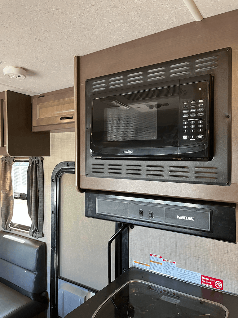 2019 Thor Motor Coach Majestic 23A - National Vehicle