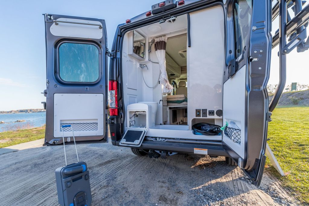 2022 Thor Motor Coach Rize 18M - National Vehicle