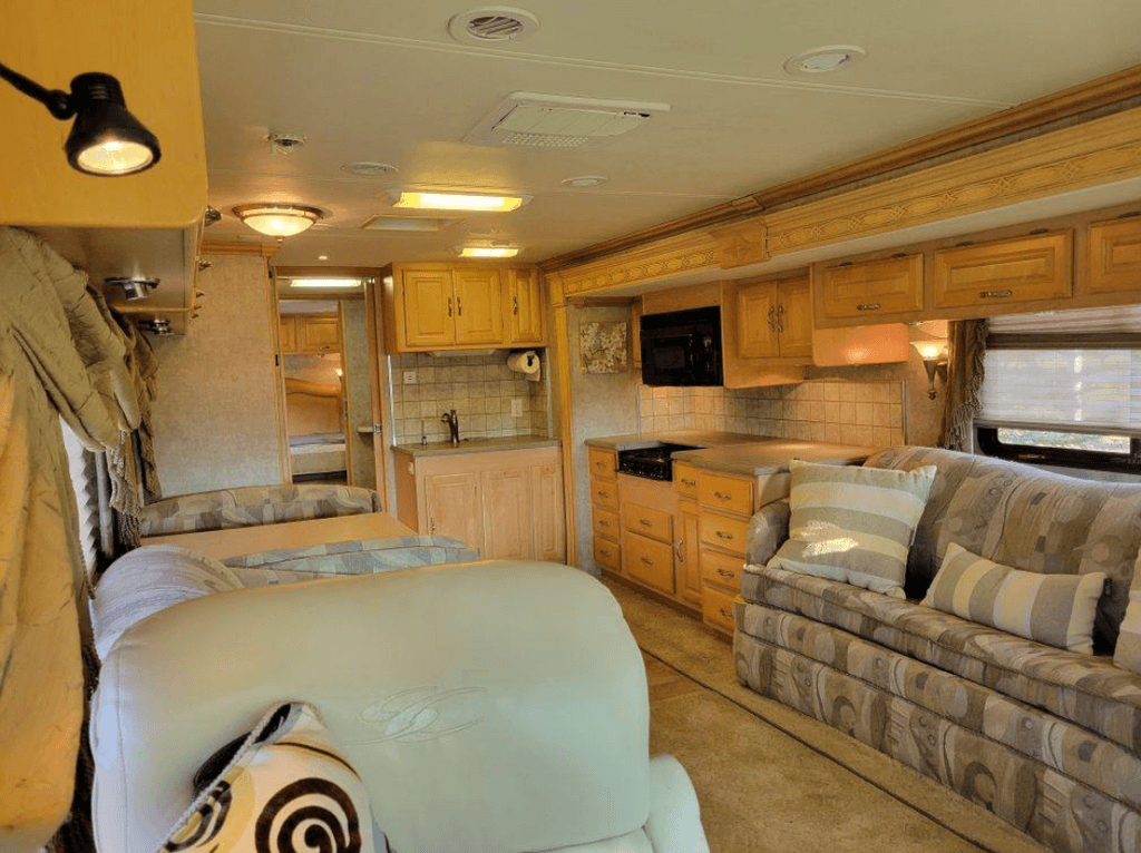 2006 Coachmen Cross Country SE 372DS - National Vehicle