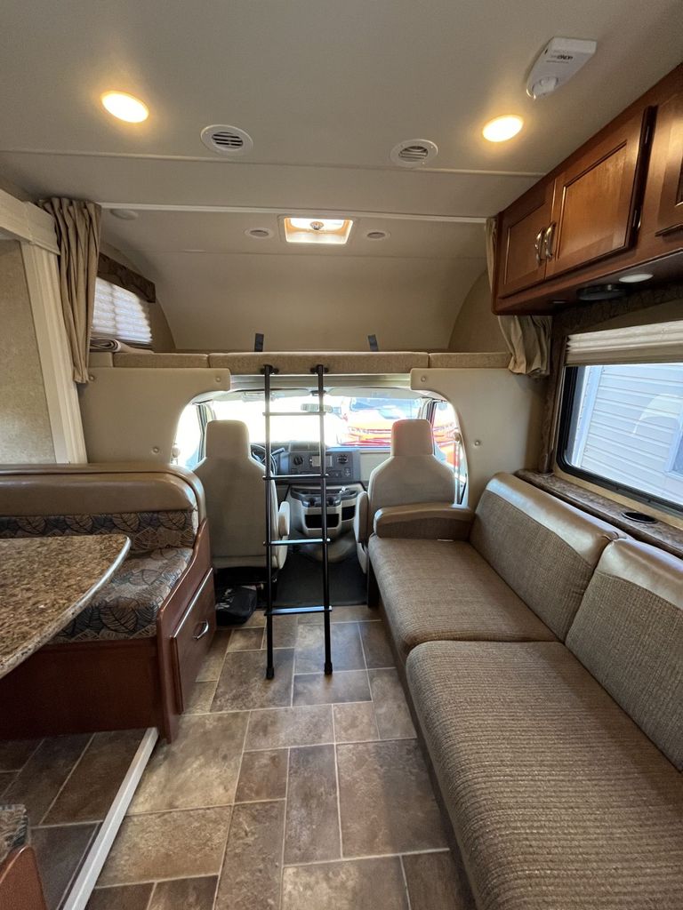 2016 Thor Motor Coach Freedom Elite 29FE - National Vehicle