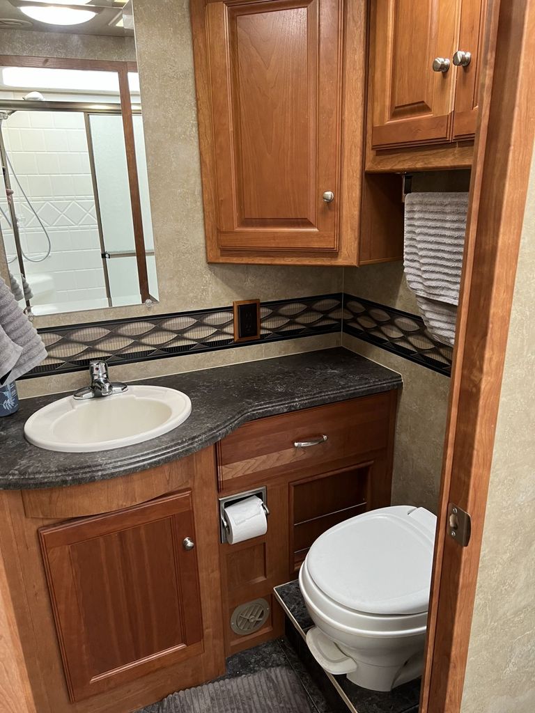 2013 Itasca Sunova 36V - National Vehicle