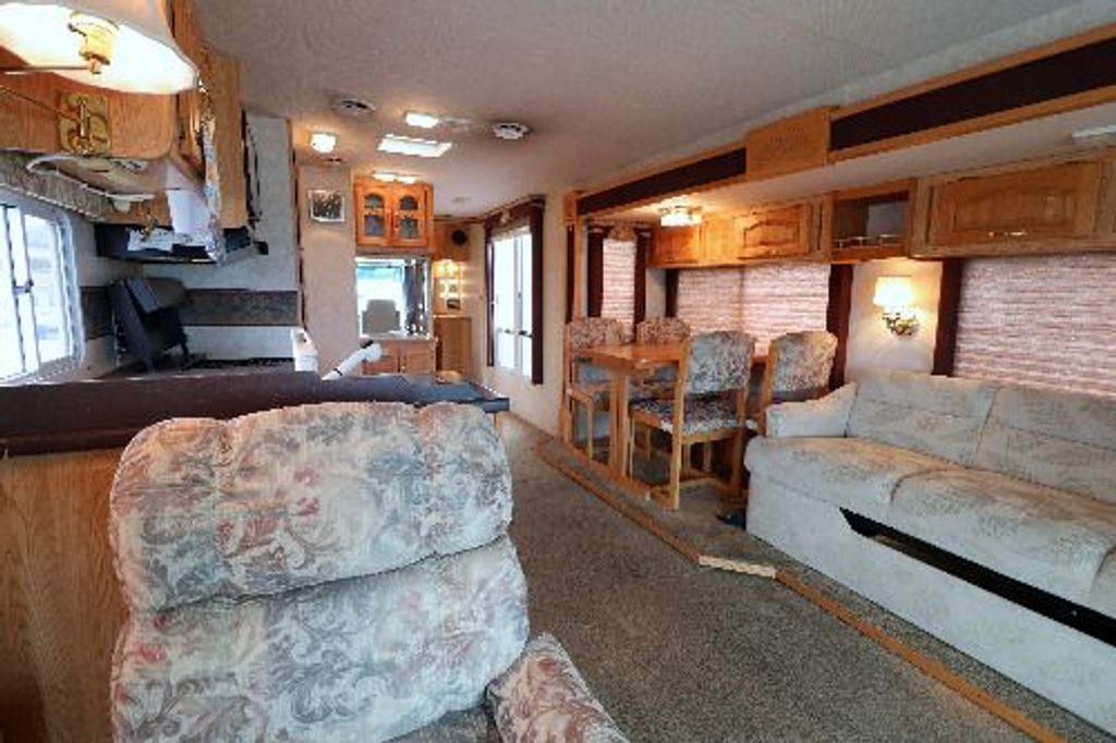 1999 Damon Intruder 349 - National Vehicle