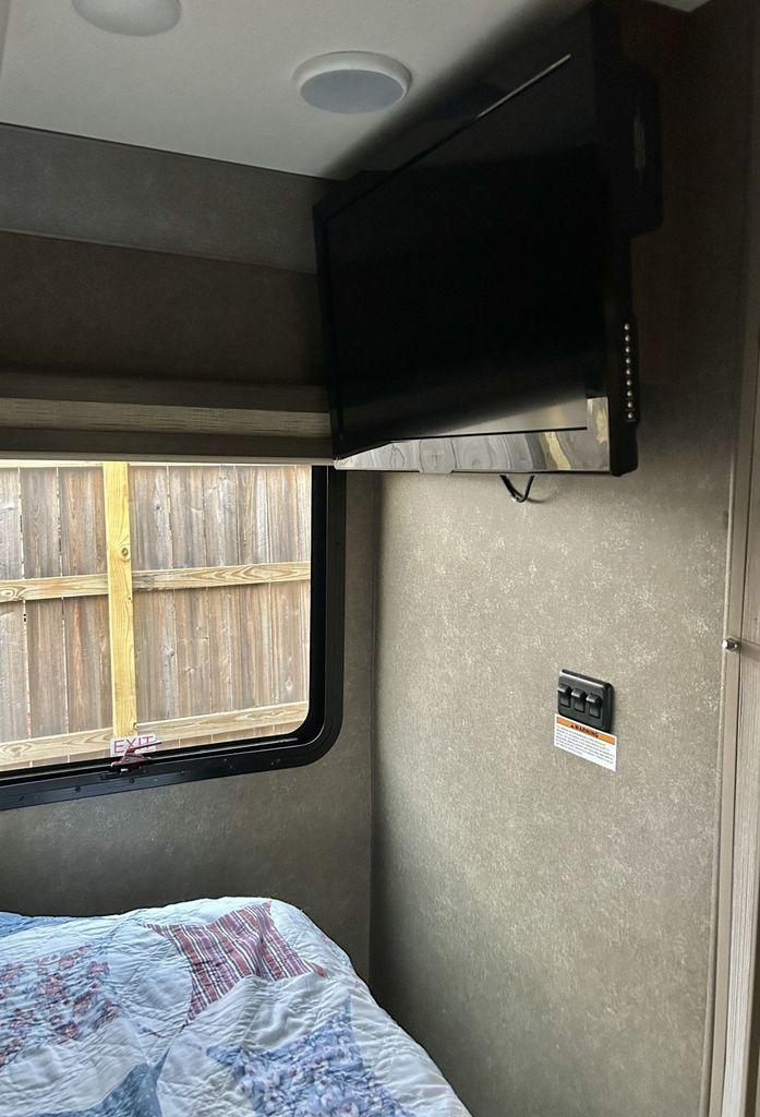 2018 Thor Motor Coach Gemini 23TR - National Vehicle