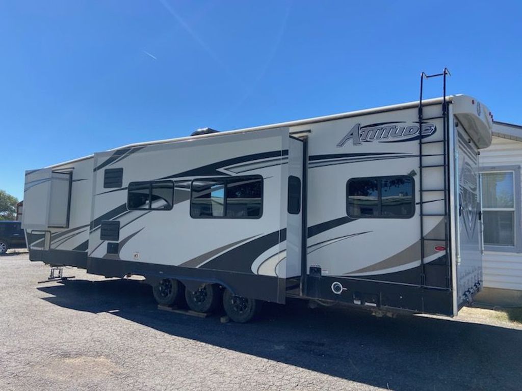 2019 Eclipse Attitude Wide Body Toy Hauler 32G2S - National Vehicle