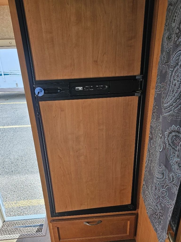 2008 Four Winds 5000 28A - National Vehicle