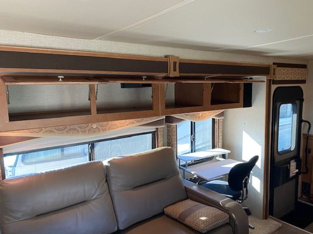 2014 Itasca Sunova 33C - National Vehicle