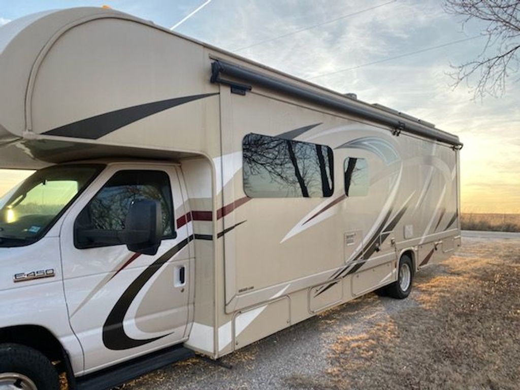 2017 Thor Motor Coach Chateau 31W - National Vehicle
