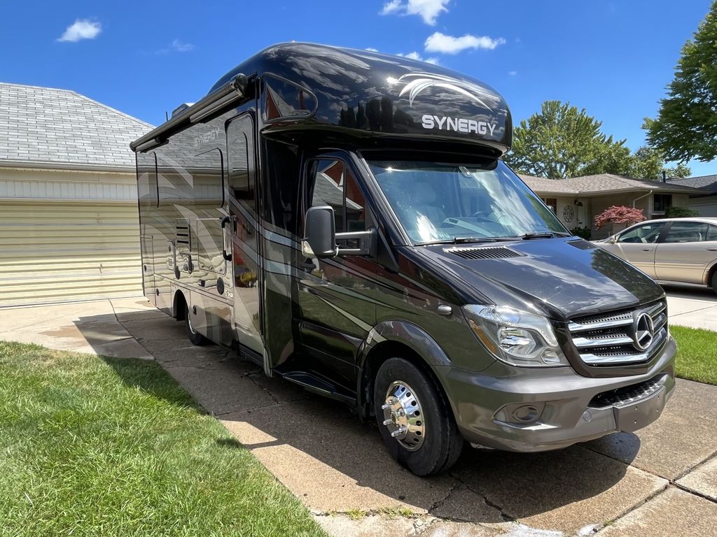 2018 Thor Motor Coach Synergy 24SP - National Vehicle