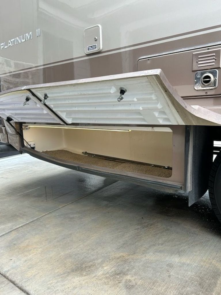 2015 Coach House Platinum II 241-XL - National Vehicle