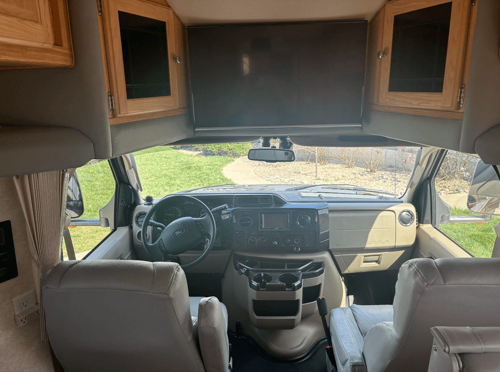 2018 Phoenix Cruiser Motorhome 2400 - National Vehicle