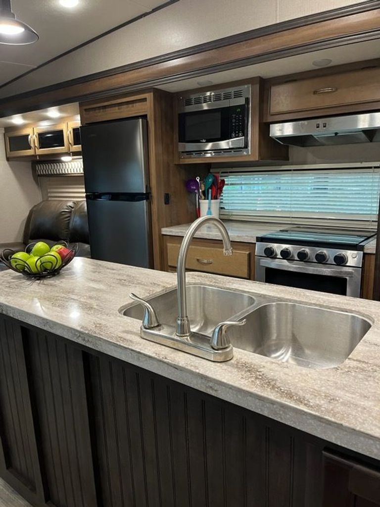 2020 Coachmen Chaparral Lite 30BHS - National Vehicle