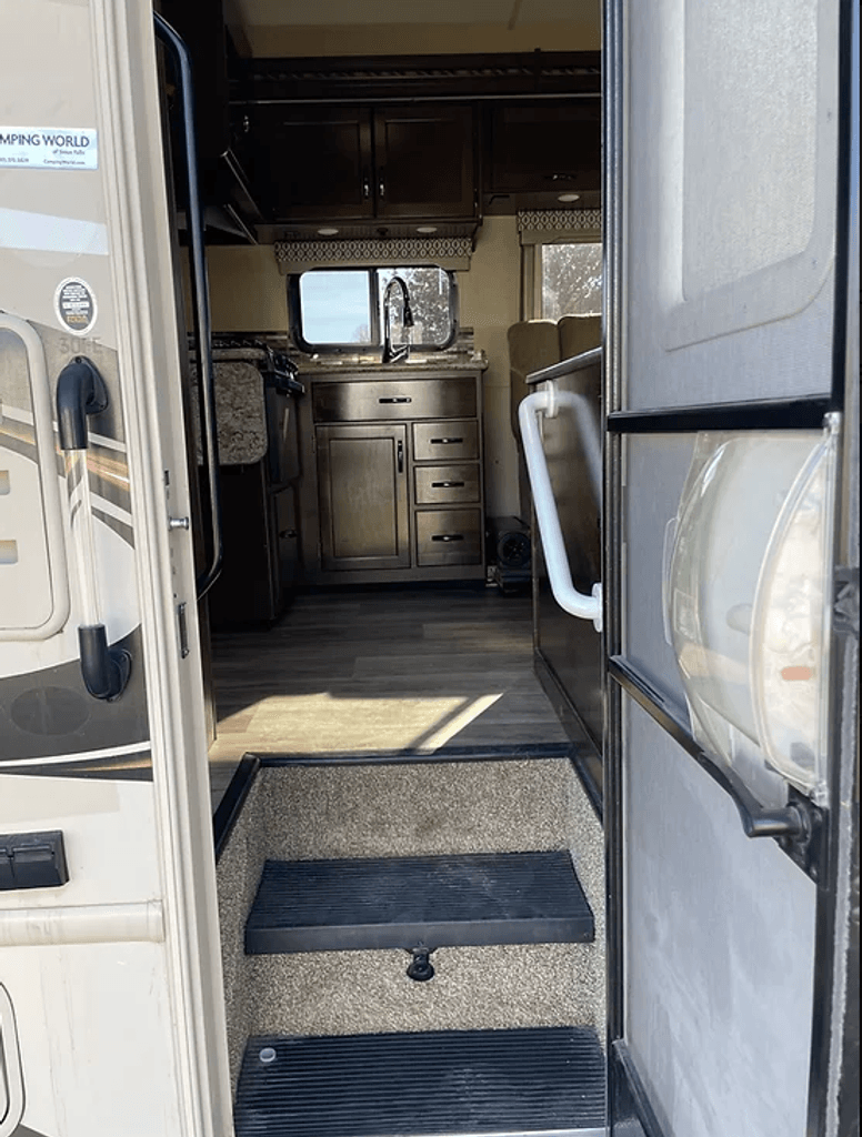 2017 Thor Motor Coach Freedom Elite 30FE - National Vehicle