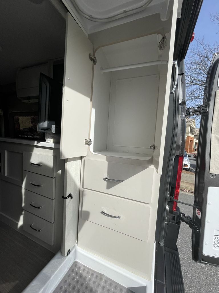 2022 Thor Motor Coach Rize 18M - National Vehicle