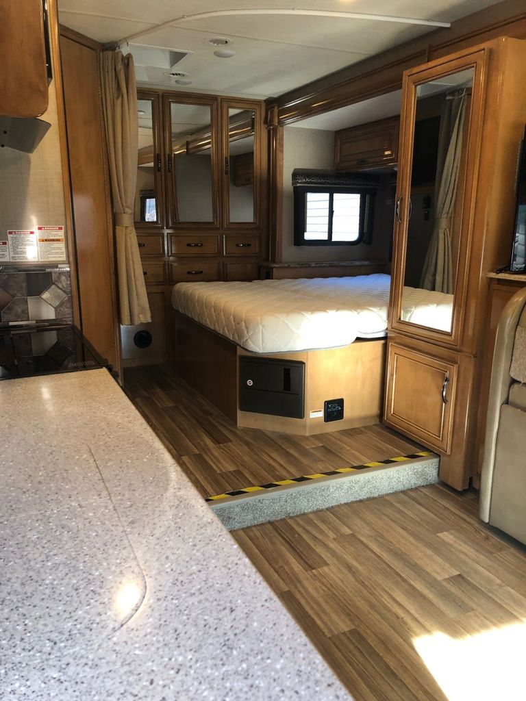 2018 Thor Motor Coach Quantum 25RC - National Vehicle