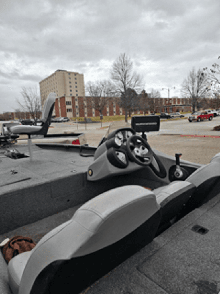 2017 Tracker 175 TXW - National Vehicle