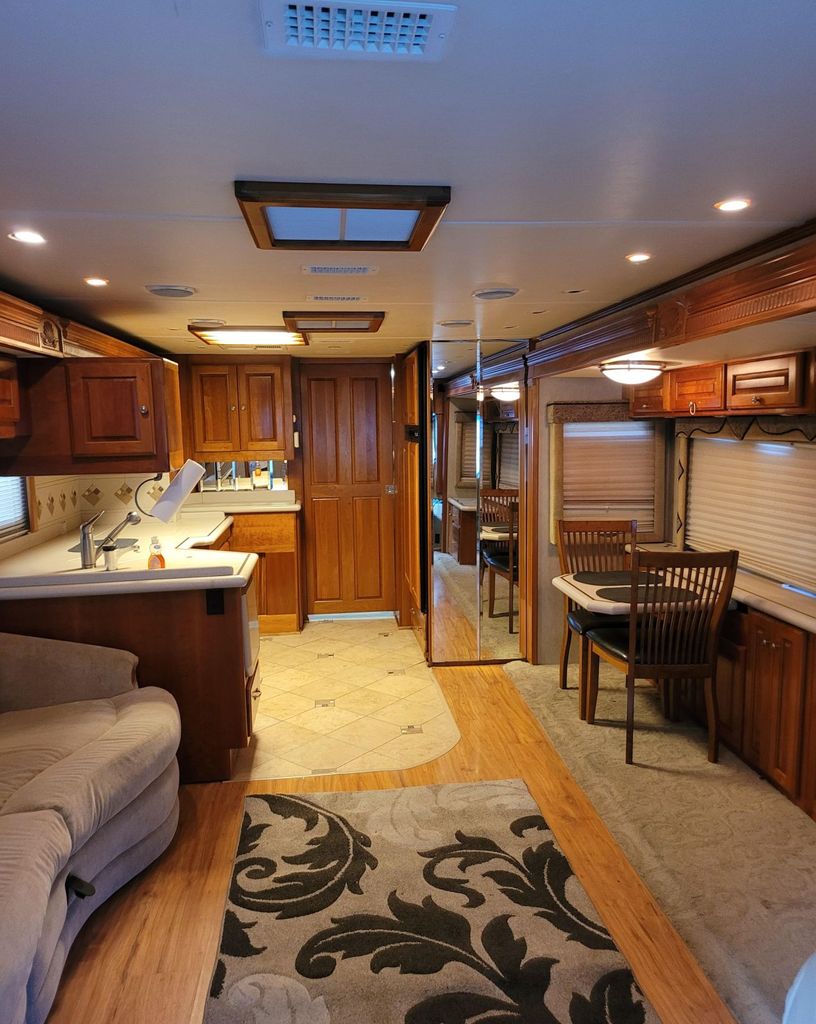 2004 Monaco Dynasty Diamond IV - National Vehicle